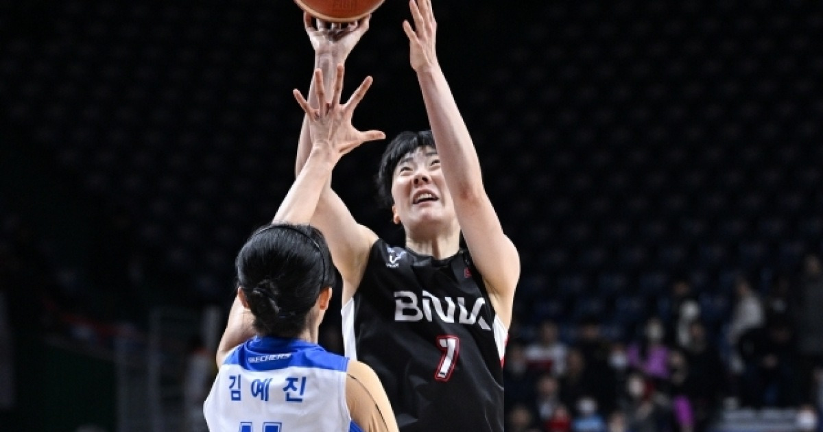 ‘박혜진이 끝냈다’ BNK, ‘퀸’단비의 우리은행 꺾고 ‘2743명’ 사직서 창단 첫 우승 차지…안혜지 생애 첫 파이널 MVP [MK부산]