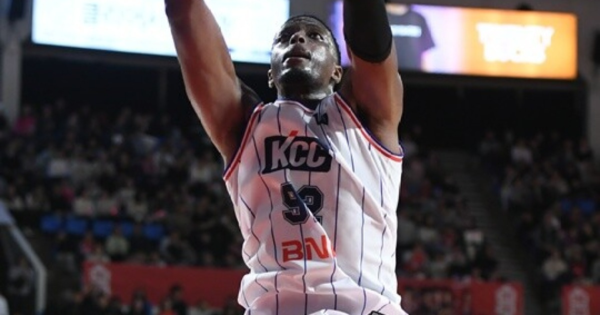 [BK 리뷰] ‘높은 수비 에너지 레벨+빠른 공격’ KCC, SK에 역전승 ‧ 단독 8위 회복