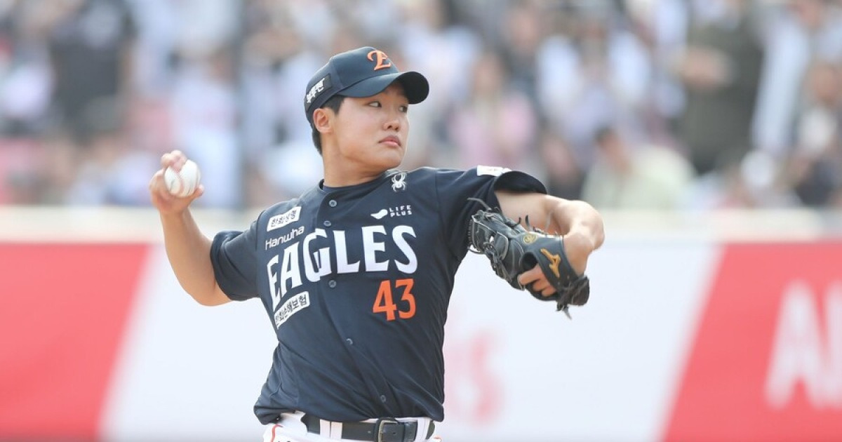 "19살인데 긴장한 모습 안 보인다" 한화 155km 슈퍼루키 환상 데뷔전에 명장도 반색