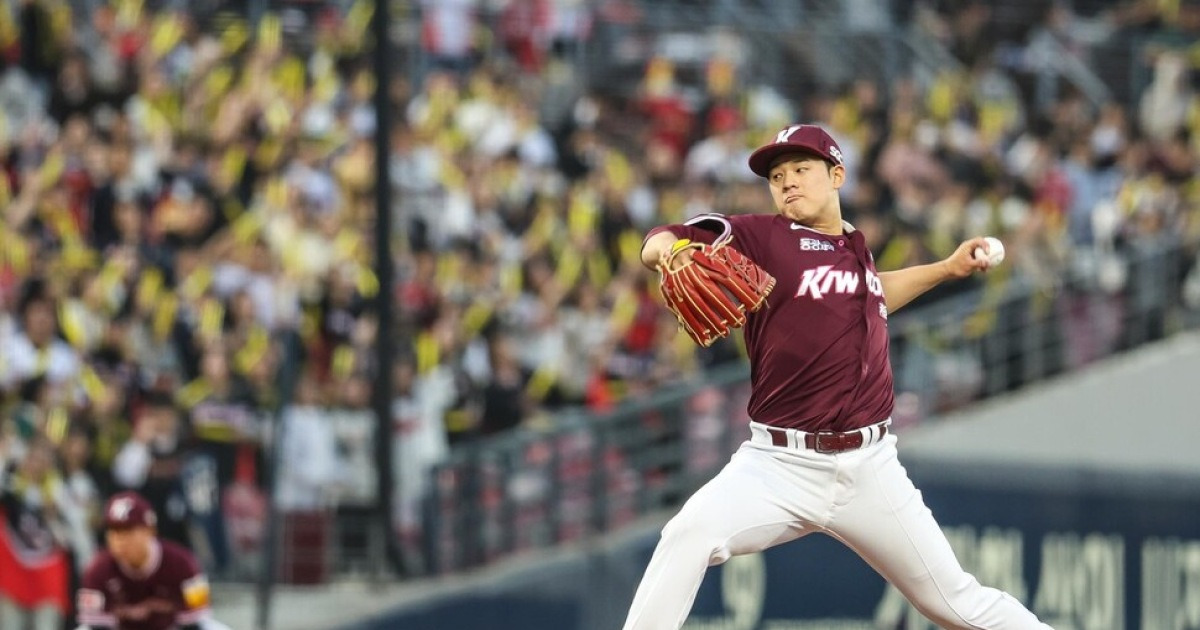 개막 첫 승·155㎞ 강속구·OPS 1.875…그라운드 달구는 ‘젊은 피’