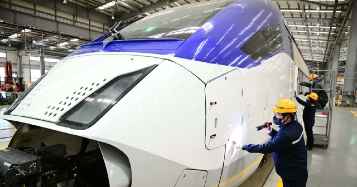 코레일 ‘친환경 페인트’로 KTX 새 단장