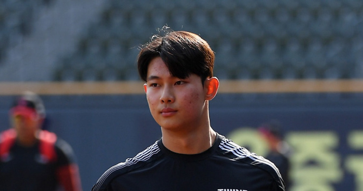 '154km 1R 신인도 아직 구경만...' LG 선발 36이닝 ERA 0.50 미친 피칭. 5연승에 투수 10명만 썼다[잠실 포커스]