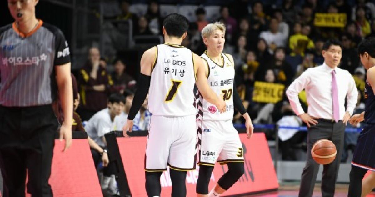 유기상 3점슛 5방 폭발...LG, KCC 완파하고 단독 2위 복귀