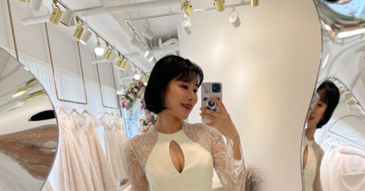 이세영, 웨딩드레스도 아찔하게…44kg 글래머는 다르네