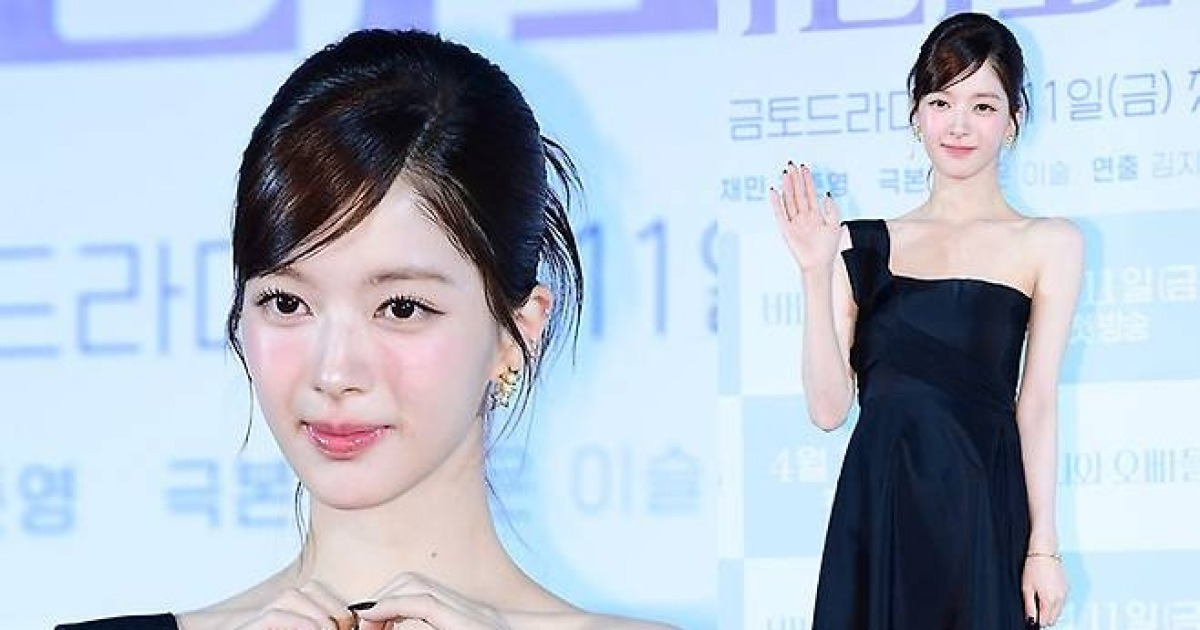 노정의, 만화 찢고 나왔나? 165cm·39kg 직각어깨로 완성한 원숄더 여신룩