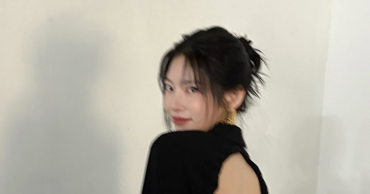 '165cm 44kg' 공승연, 파격 노출로 시선 강탈…뒤태 굴곡 아찔하네