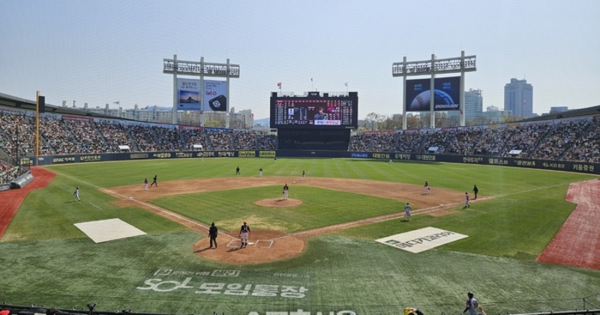 ‘LG 약진-대전 신구장-뜨거운 라팍’ KBO리그, ‘역대 최소 경기’ 100만 관중 신기록 [SS시선집중]