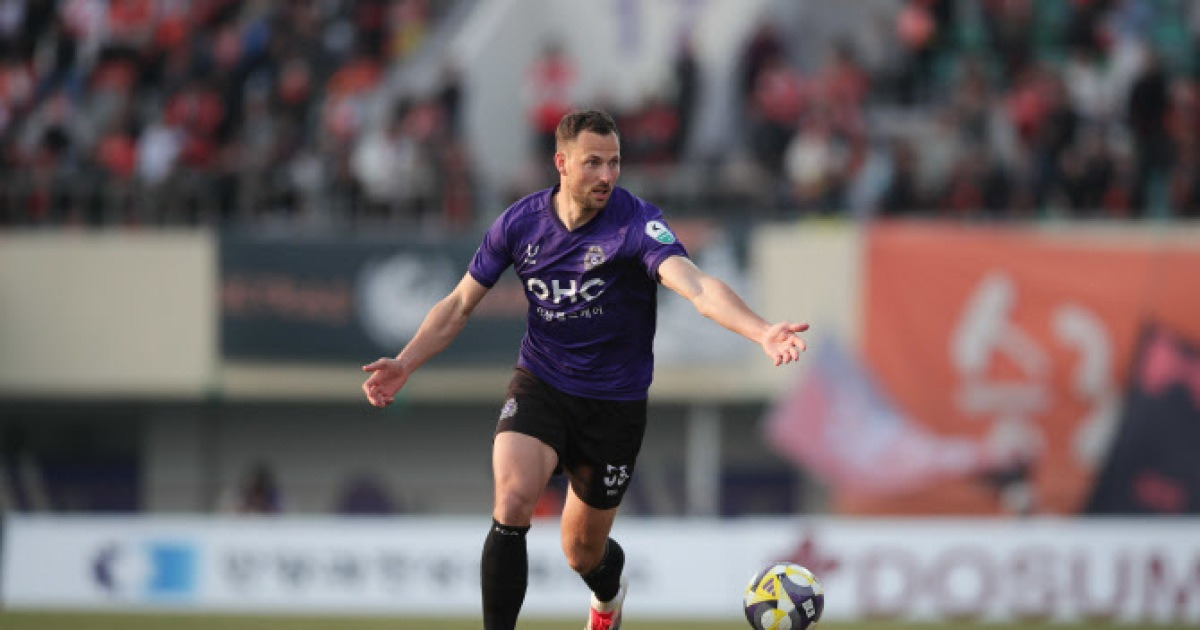 ‘공수 맹활약’ 안양 토마스, K리그1 라운드 MVP... K2는 파울리뇨