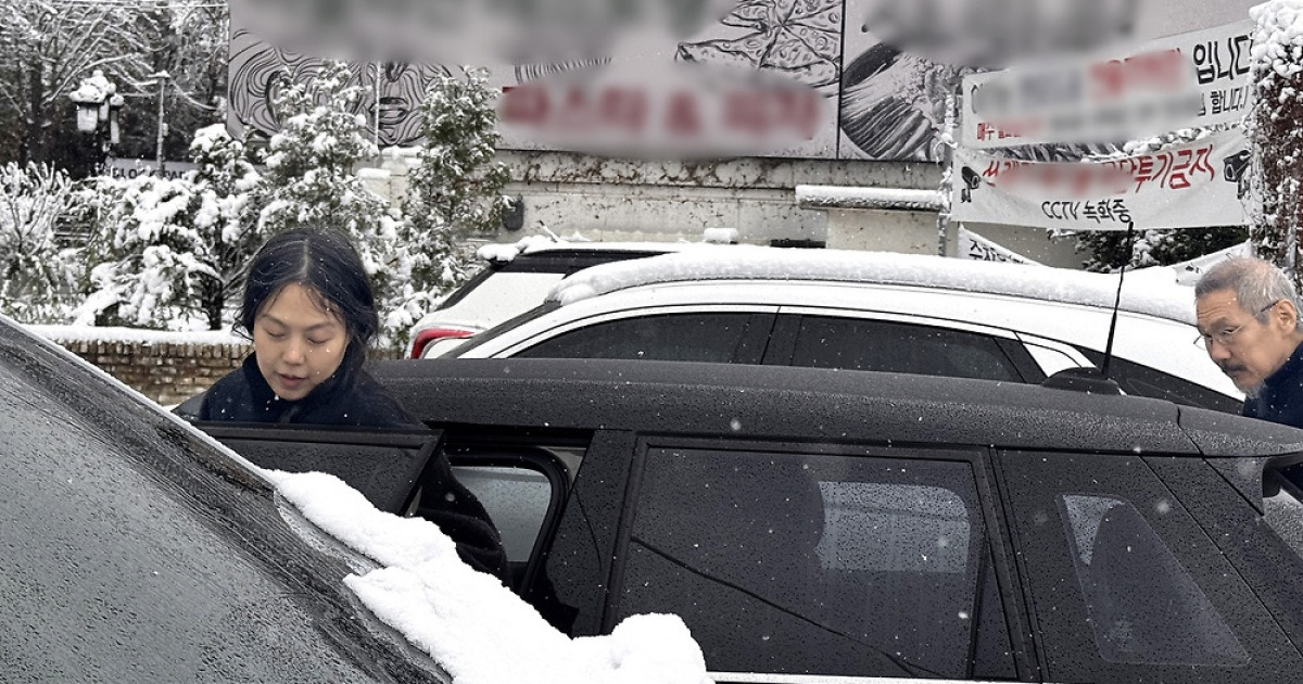 홍상수·김민희 불륜 공개 9년째 만에 득남…은둔 중에도 쏟아지는 관심 [n이슈]