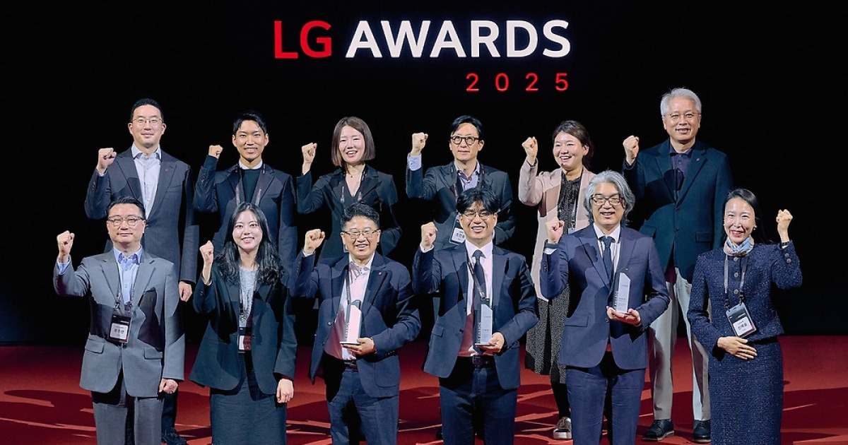 구광모 "고객이 최우선…도전과 변화의 LG DNA 진화시키자"