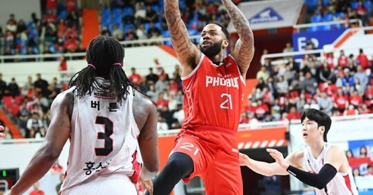 [KBL 6강 PO 리뷰] ‘숀 롱+함지훈 대폭발’ 현대모비스, 정관장에 역전승 … 92.6% 확률 챙겼다