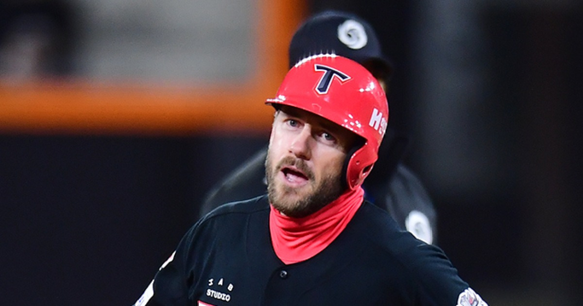 '위즈덤 2홈런' KIA, SSG에 11-5 대승…2연패 탈출