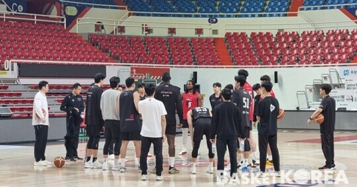[KBL 6강 PO 훈련] 2차전 잡아야 하는 정관장, 오후 훈련 컨셉은 “웃으면서 하자” … 변준형은 슈팅 실시