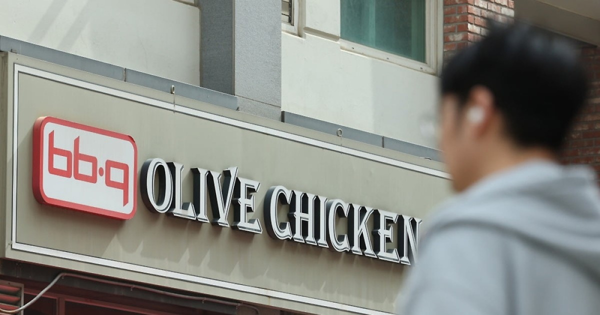 가격 올렸더니 실적도 '쑥'…'BBQ vs bhc' 치킨 1위 놓고 각축