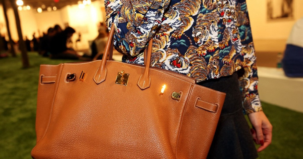 LVMH 1위 아니었어? '시총 1위' 깜짝 역전시킨 명품, 알고보니