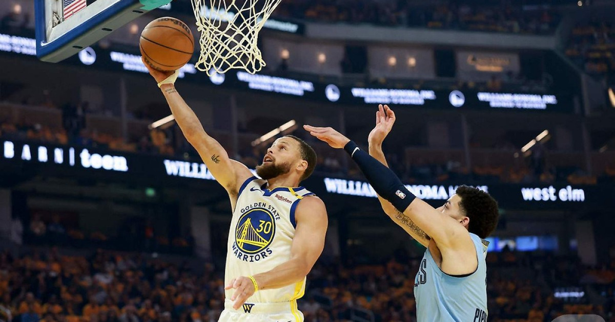 커리·버틀러 75점 합작…GSW, 멤피스 꺾고 PO 7번 시드 확정