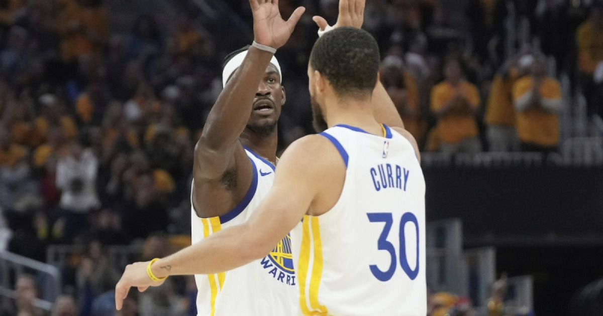 커리-버틀러 75점 합작…GSW, MEM 꺾고 7번 시드 확보
