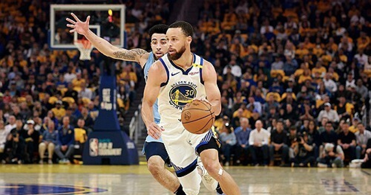 [NBA] ‘커리·버틀러 75점 합작’ GSW, 접전 끝에 멤피스 꺾고 PO행···휴스턴과 맞대결