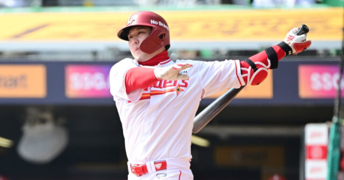 KBO 최초 500홈런에 다섯 걸음 남았는데…110억 전액 보장 계약 첫해에 못 뛰고 있다, 그는 언제 돌아올까