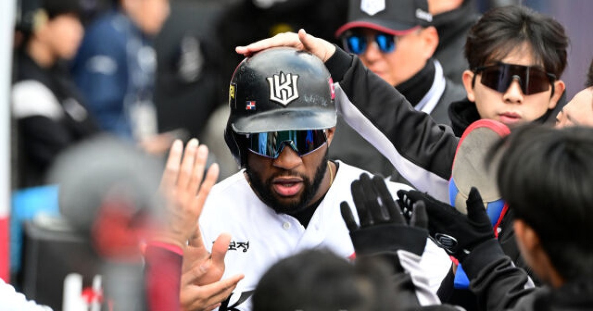 “내가 이렇게 가르쳤냐?” 천하의 KBO 165홈런 외인 MVP가 이런 꾸지람을…옛 스승에게 ‘정신이 번쩍’[MD광주]