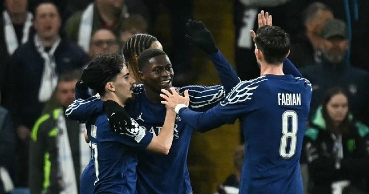 '이강인 경사!' PSG, 빌라 꺾고 UCL 4강 진출 성공 '합계 5-4 신승'... LEE 끝내 1·2차전 모두 결장