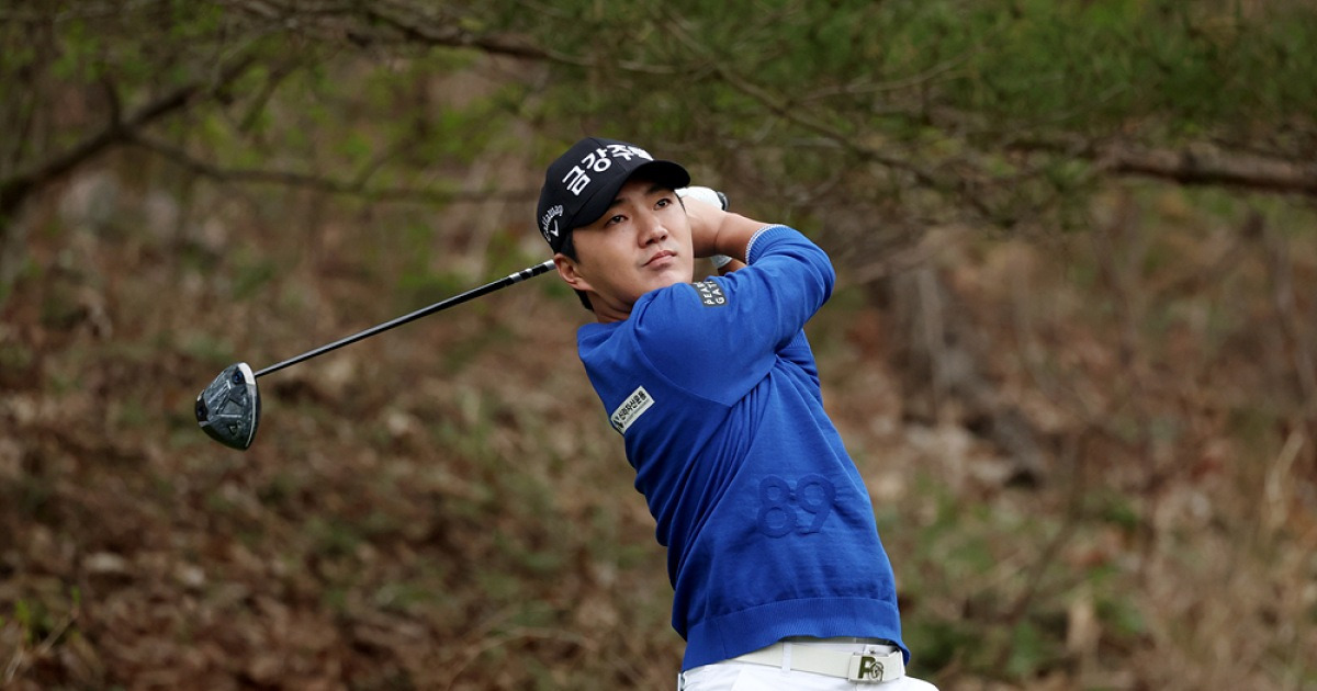 옥태훈·김백준, KPGA 시즌 개막전 2R 공동 선두 도약