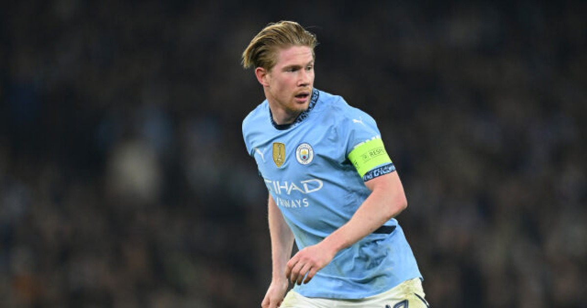 ‘KDB가 프리미어 리그 역대 최고 미드필더?’→“아니다”며 손사래→그 보다 더 위대한 4명이 있다는데…