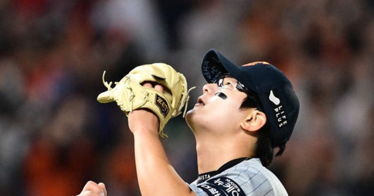 ’156km 데뷔 첫 홀드’ 정우주-‘157km 5세이브’ 김서현, 한화팬들은 보기만 해도 배부르다