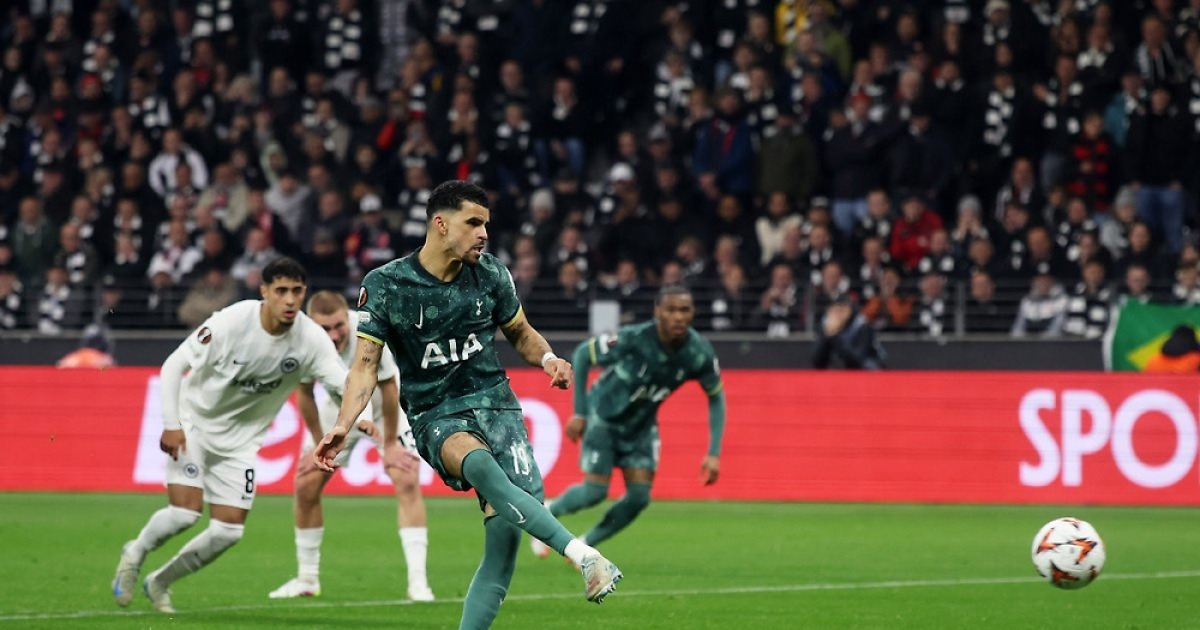 ‘손흥민 결장’ 토트넘, 프랑크푸르트 꺾고 UEL 4강으로