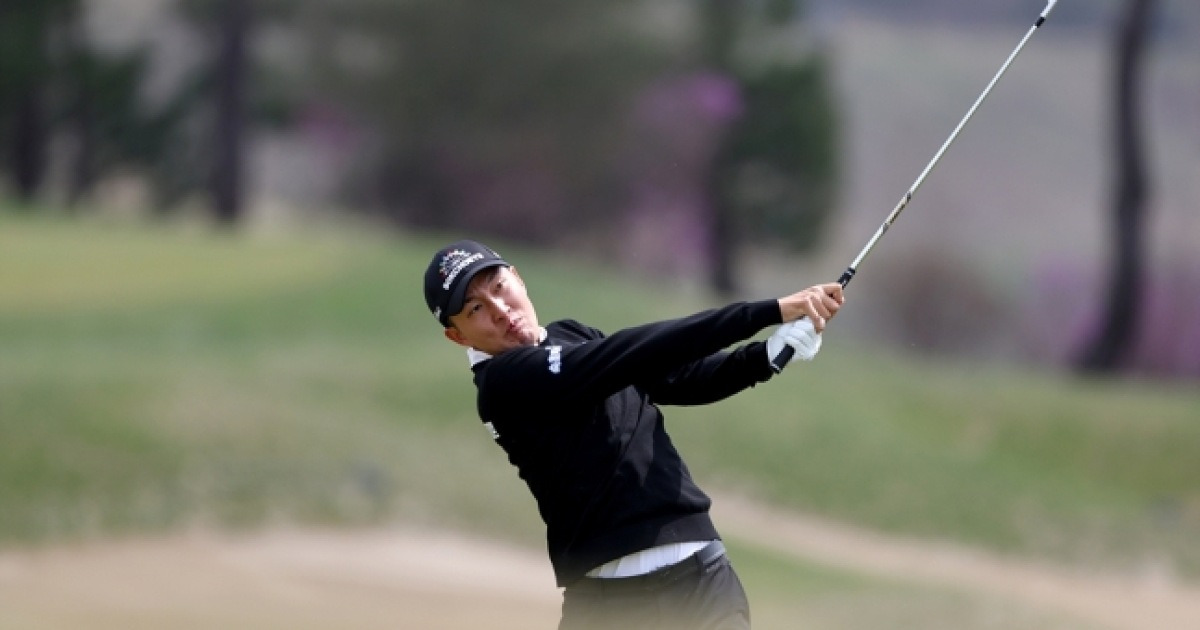 김백준, 생애 첫 우승 보인다…KPGA 개막전 단독 선두 질주