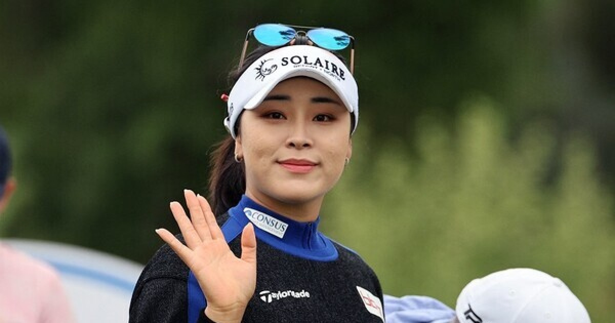 윤이나, LA 챔피언십 3R 단독 4위…2타차 역전 우승 도전 [LPGA]