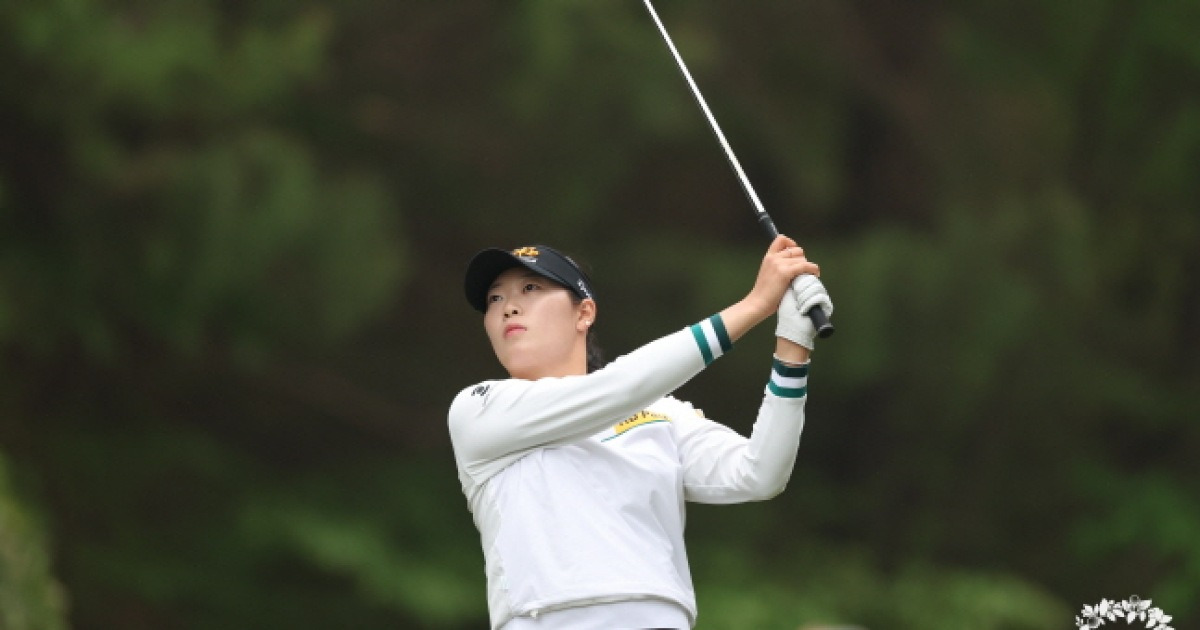 '553일 기다린 우승' 장타 여왕 방신실, 최장거리 가야CC서 통산 3승 달성... 문정민 홀인원 '고급 침대' 수확 [KLPGA]