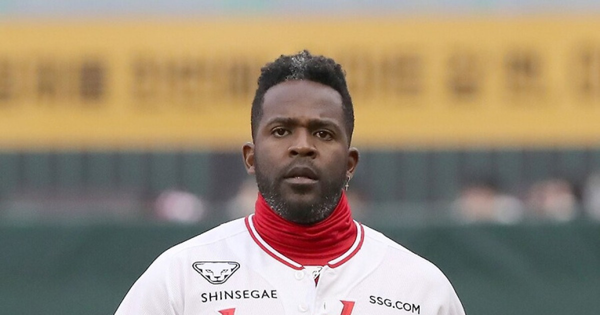 ‘180만 달러’ 타격왕이 이렇게 사라지다니… SSG 트리플A 홈런왕 영입, 2026년 방향성 미리 보나