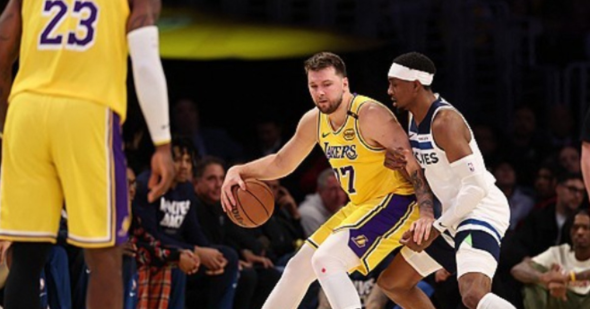 [NBA PO] '루카 매직' 30+점 트리플더블급 화력 터졌다! LAL, 미네소타에 반격 성공…시리즈 원점