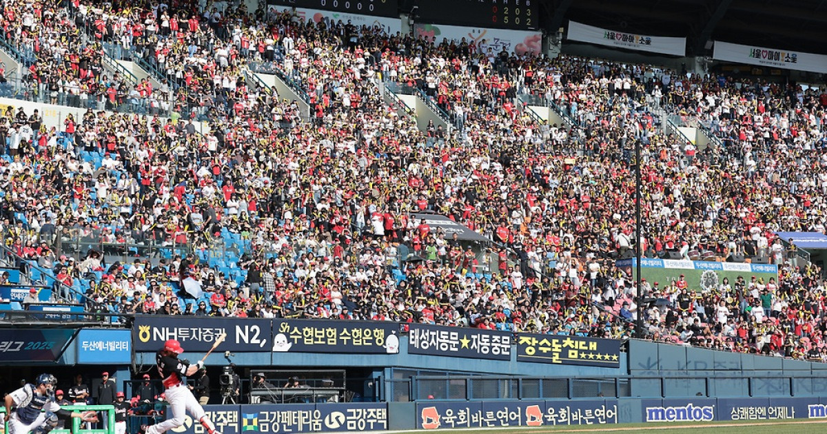 ‘뜨겁다 뜨거워’ 두 시즌 연속 1000만 관중 향한 KBO리그 신기록 페이스···‘60경기 만에 100만, 이후 58경기 만에 200만’