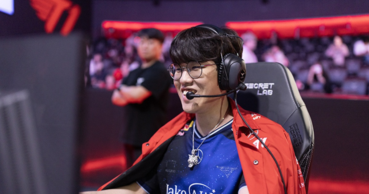 [LCK] 망토 휘날린 오너의 활약... T1, OK저축은행전 1대 1 동점