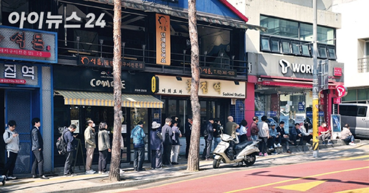 SKT "23만 유심교체 완료…유심보호가입·교체예약 1000만건 넘어"