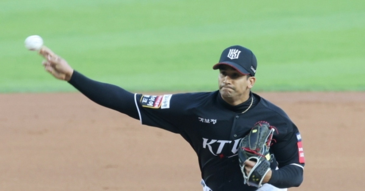 '9회말 두산 맹추격→박영현 2실점 SV' KT 2연패 탈출... 쿠에바스 6이닝 QS [잠실 현장리뷰]