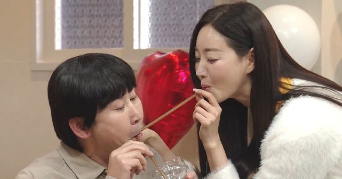 김사랑 Snl서 과감한 19금 빨대 연기…신동엽이 빨던 걸
