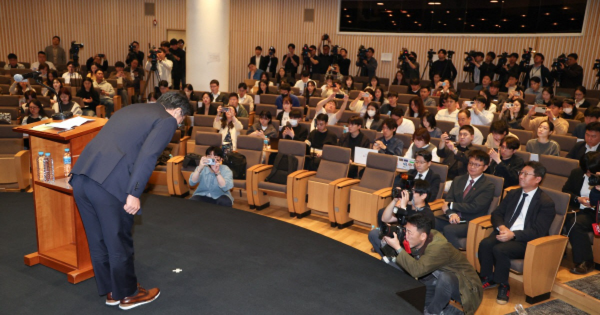 '해킹사고' SKT, 전국 2600개 T월드 매장서 5일부터 신규가입 중단