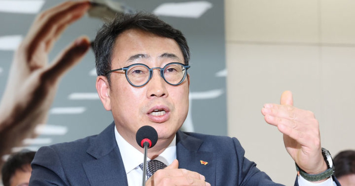 [속보] SKT, 5일부터 신규가입·번호이동 영업 중단