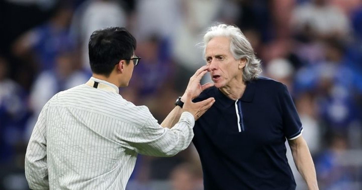 '이정효 악수 거부하고 ACLE 4강 탈락' 알힐랄 감독 해임