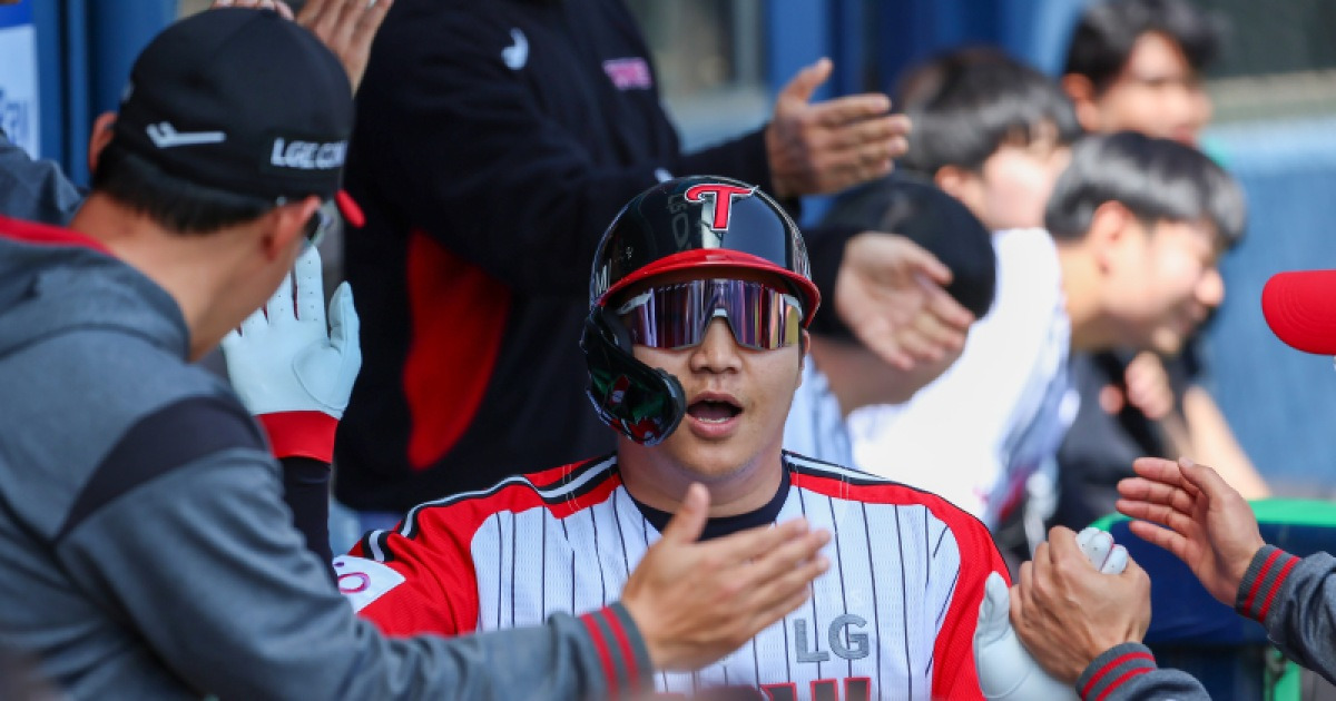 문보경 7타점으로 끌고 코엔 윈 QS로 밀었다…LG, 홈에서 SSG 12-4 대파 [IS 잠실]