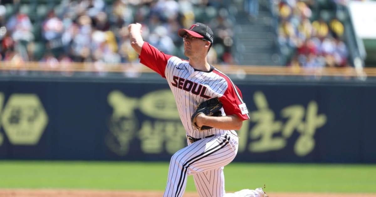 KBO리그 데뷔전서 합격점! LG 코엔 윈, SSG전 6이닝 3실점...최고구속 147km [잠실 라이브]