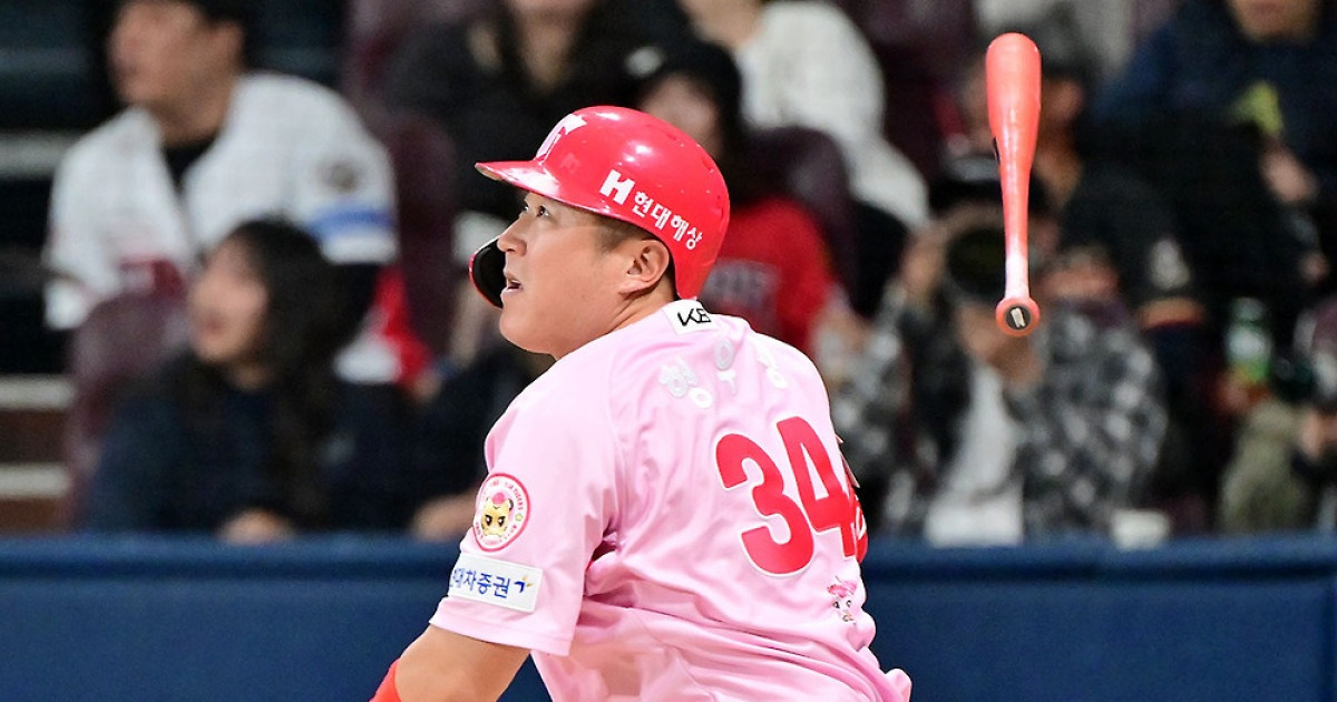 '3점포 쾅' 최형우, 개인 통산 400홈런 달성...KBO리그 역대 4번째 [고척 라이브]