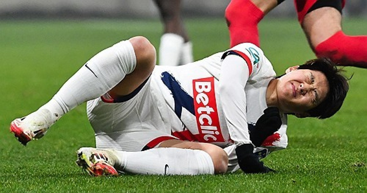 이강인, 박지성 이어 '한국인 2호' 불투명?…햄스트링 부상 의심 FW 훈련장 복귀→UCL 2차전 출전 '청신호'