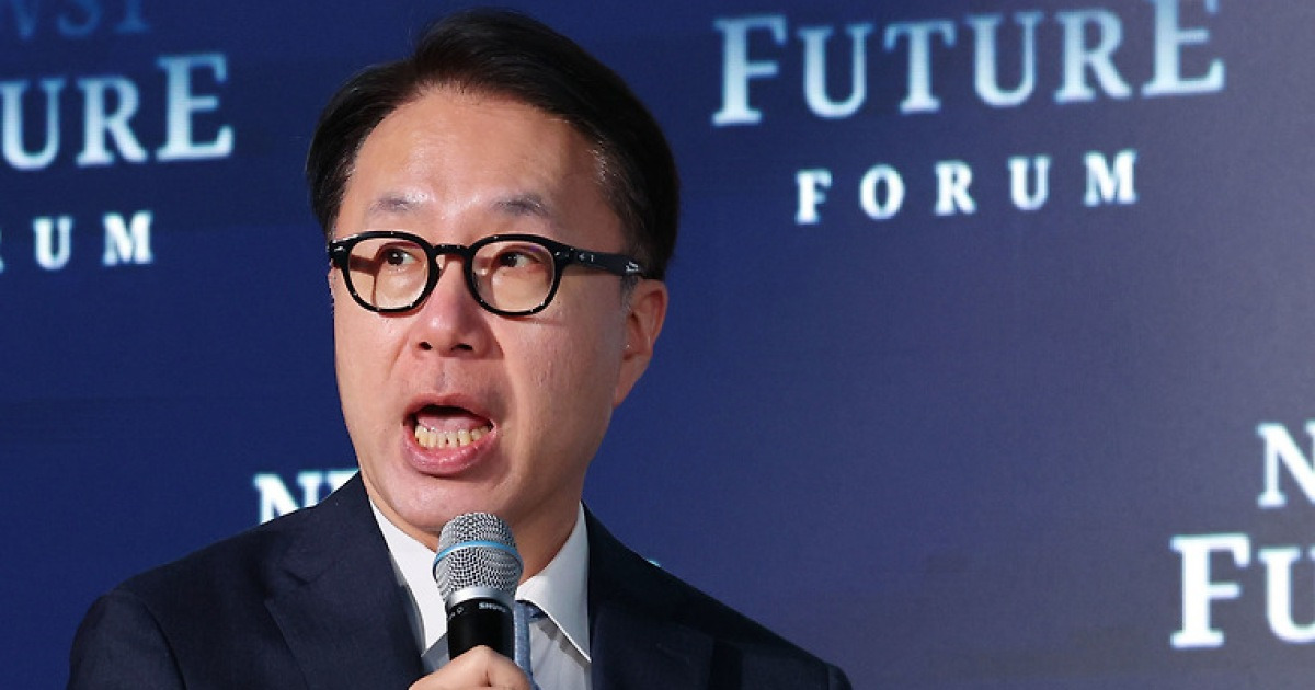 [NFF2025]발언하는 박원곤 통일학연구원장