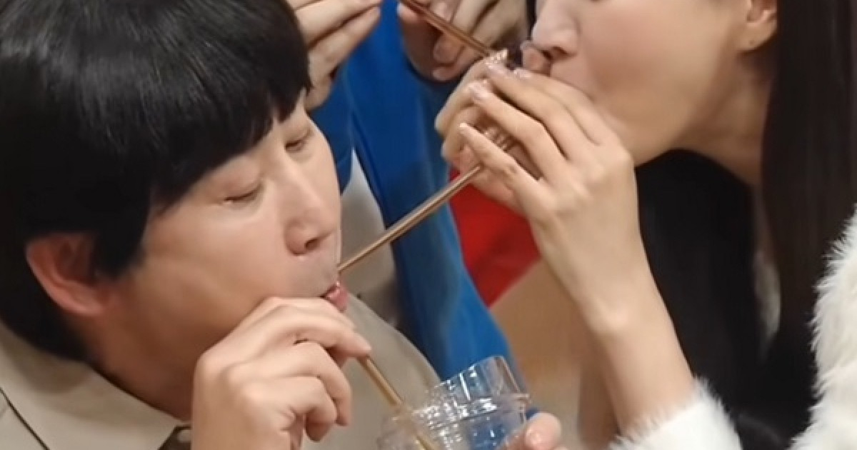 김사랑, SNL ‘19금 빨대 연기’ 논란… 건강에도 치명적일 수 있다?