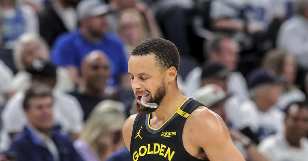 GSW 커리, 햄스트링 부상…NBA PO 2라운드 2차전 불투명