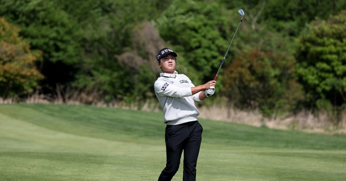 '버디만 8개' 옥태훈, KPGA 클래식 1R 단독 선두